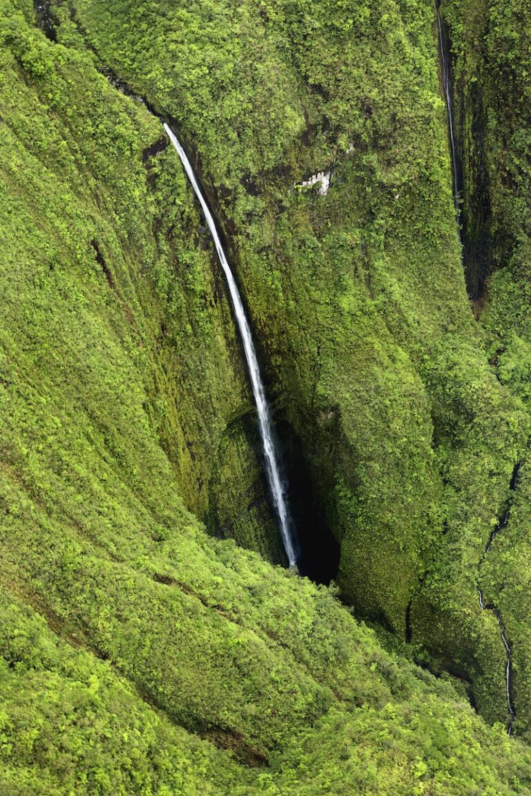 12 Jaw-Dropping Maui Waterfalls (+ Map to Find Them!)