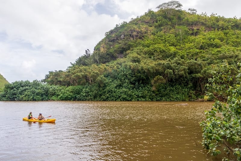 9 Best Places to Go Kayaking in Hawaii (+ Top Tours!)