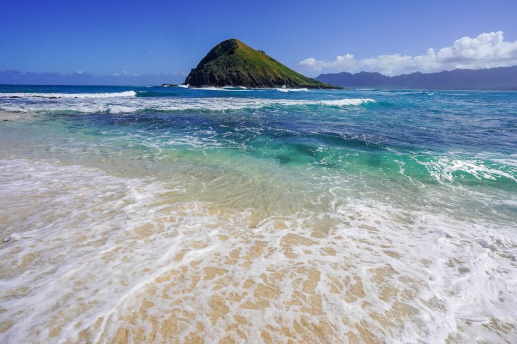 Kayaking to the Mokes: What to Expect, How to Book, + Tips!