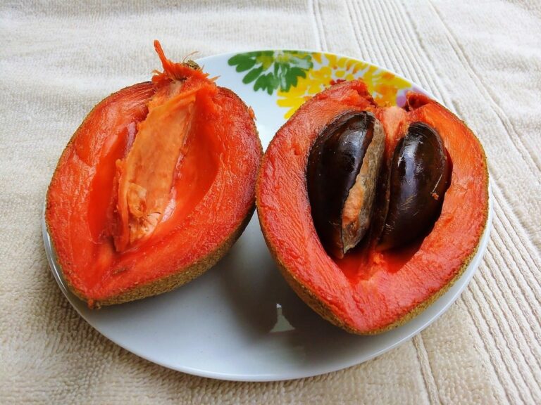27 Tasty Hawaiian Fruits (That'll Make Your Mouth Water!)