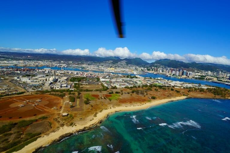 7 Best Oahu Helicopter Tours to Consider (for Epic Views!)